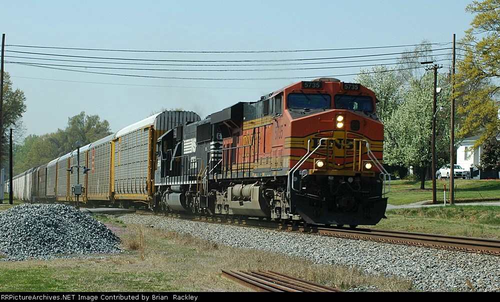 BNSF 5735